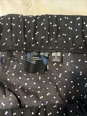 Uniqlo | Pants & Jumpsuits | Uniqlo Black Wideleg Polka Dot Pants ...